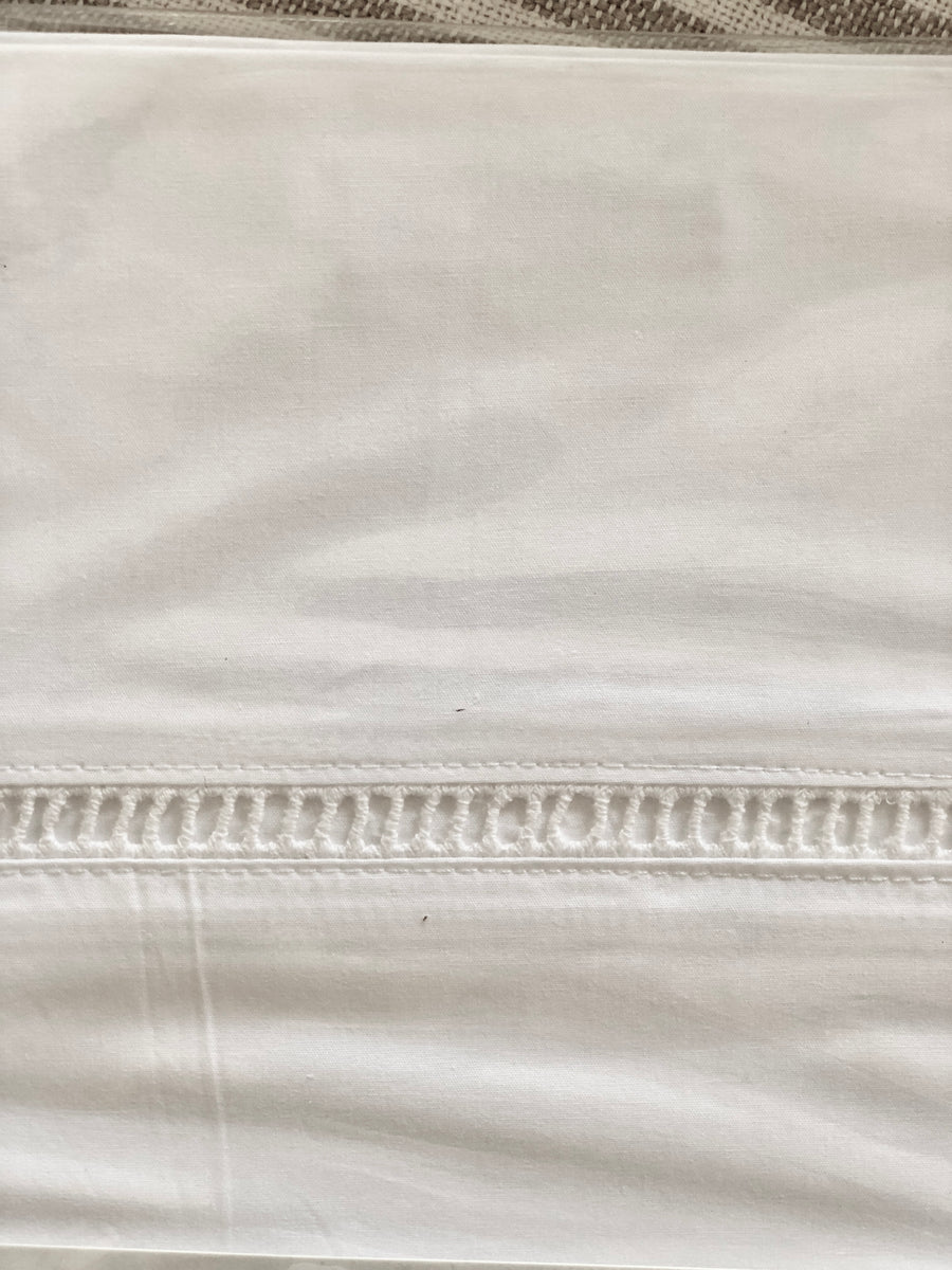 Alice & Lily Hemstitch Cotton Pillowcase Set – Mrs Robinson